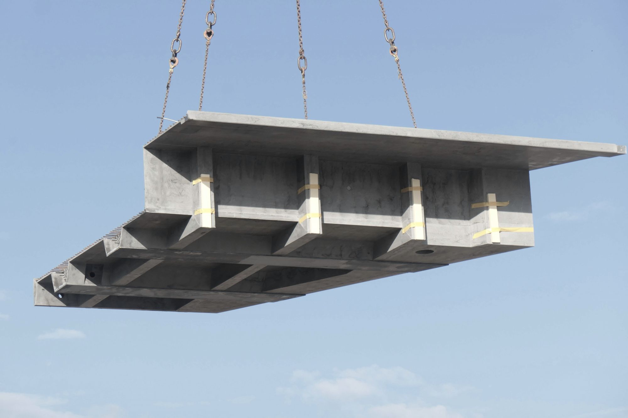 UHFB-Elemente für die Sanierung einer denkmalgeschützten Bahnbrücke ...